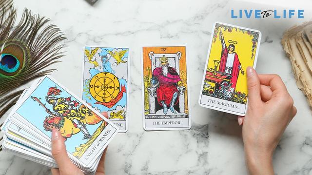 เช็กดวงเองได้ไม่ต้องพึ่งหมอดู แค่รู้วิธีเปิดไพ่อ่านคำทำนายให้ตัวเอง